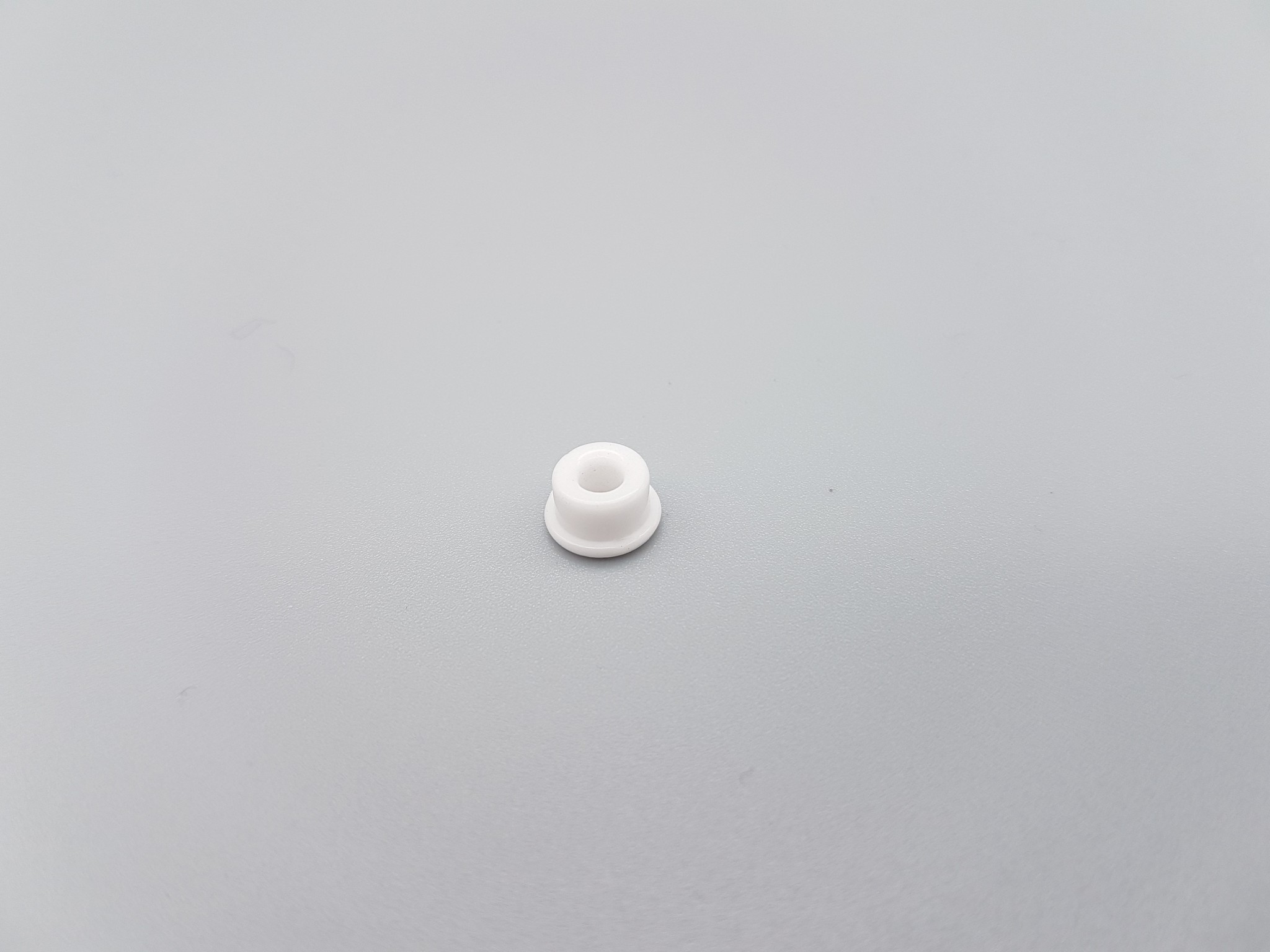 PORCELAIN EYELET at ZSK Stickmaschinen