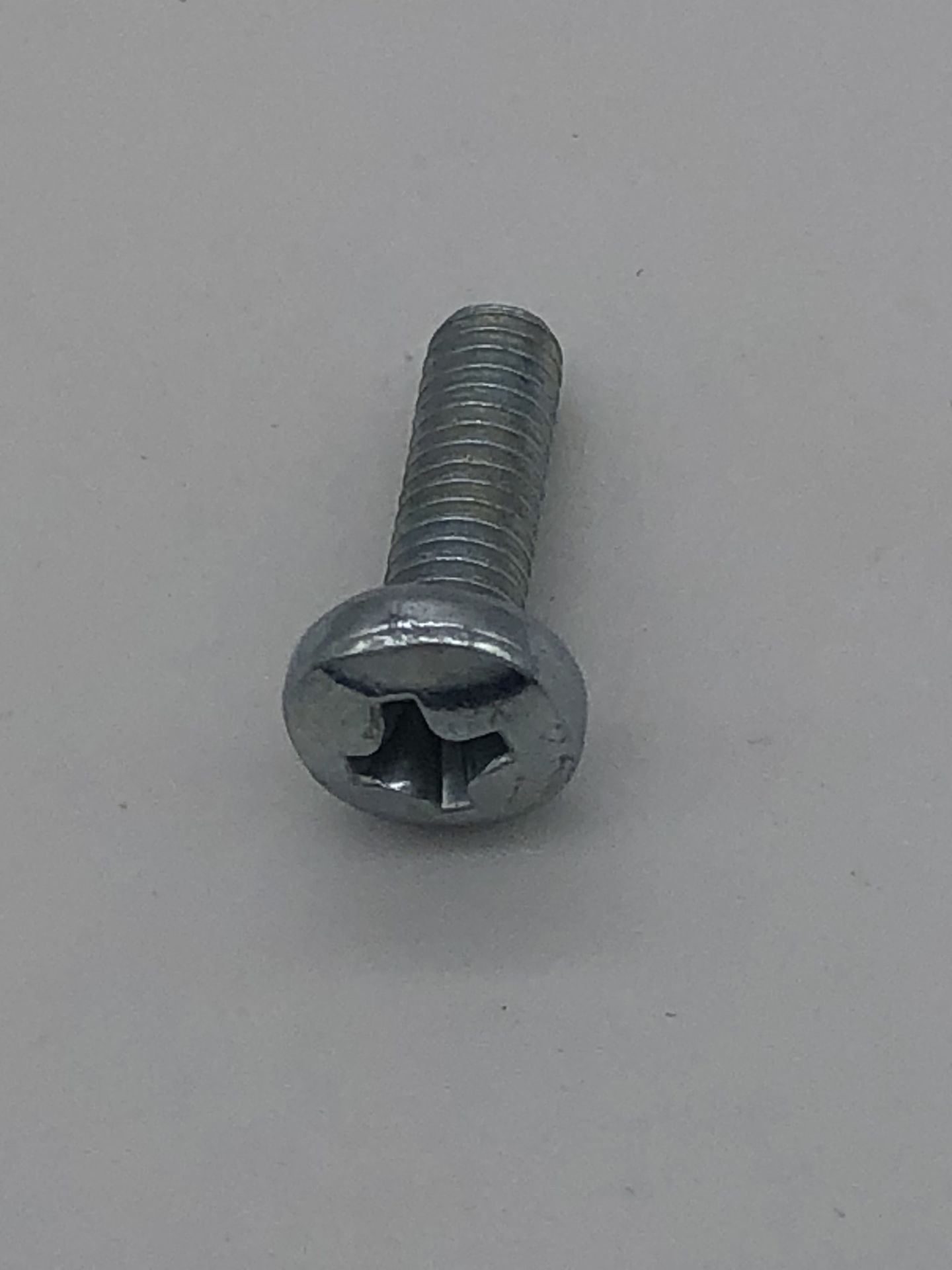 OVAL-HEAD SCREW M4 X12 DIN 7985 at ZSK Stickmaschinen